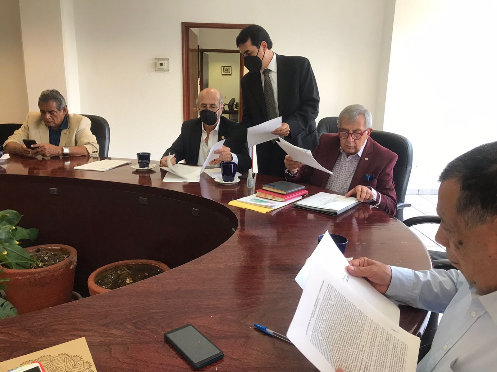 ENTREGA RECEPCIÓN AL NUEVO CONSEJO DIRECTIVO 2021-2025 - Confederación ...