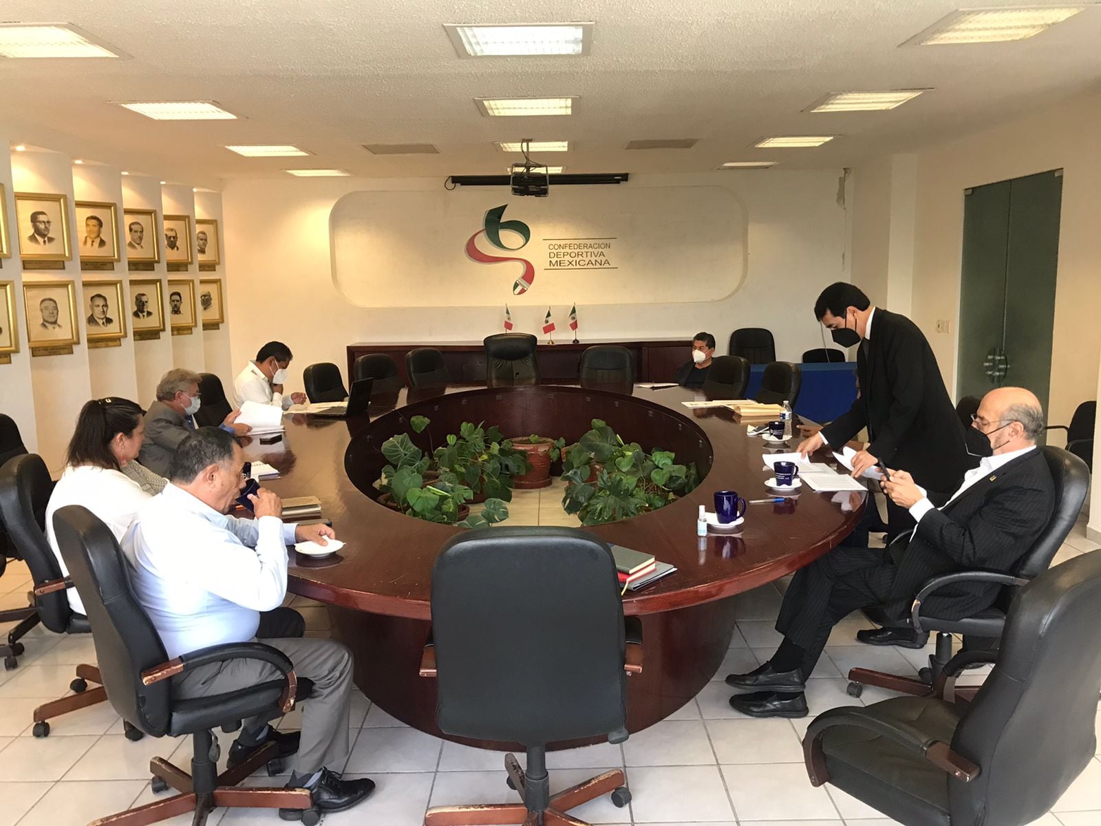 ENTREGA RECEPCIÓN AL NUEVO CONSEJO DIRECTIVO 2021-2025 - Confederación ...